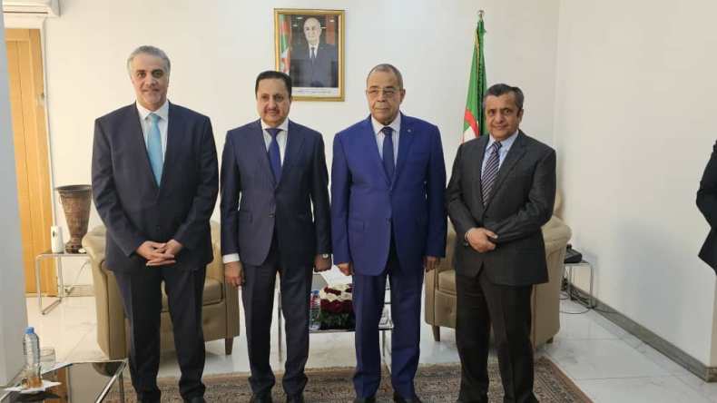 وزير الصناعة يدعو رجال الأعمال القطريين للاستثمار في الجزائر الشروق