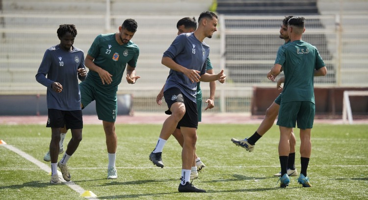 مدرب سطيف يبدأ عمله مع تسريح 12 لاعبا – الشروق أونلاين