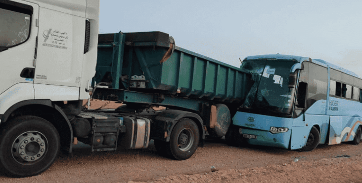 Djelfa: 26 blessés dans une collision entre un bus et un camion à Tadimt – الشروق أونلاين
